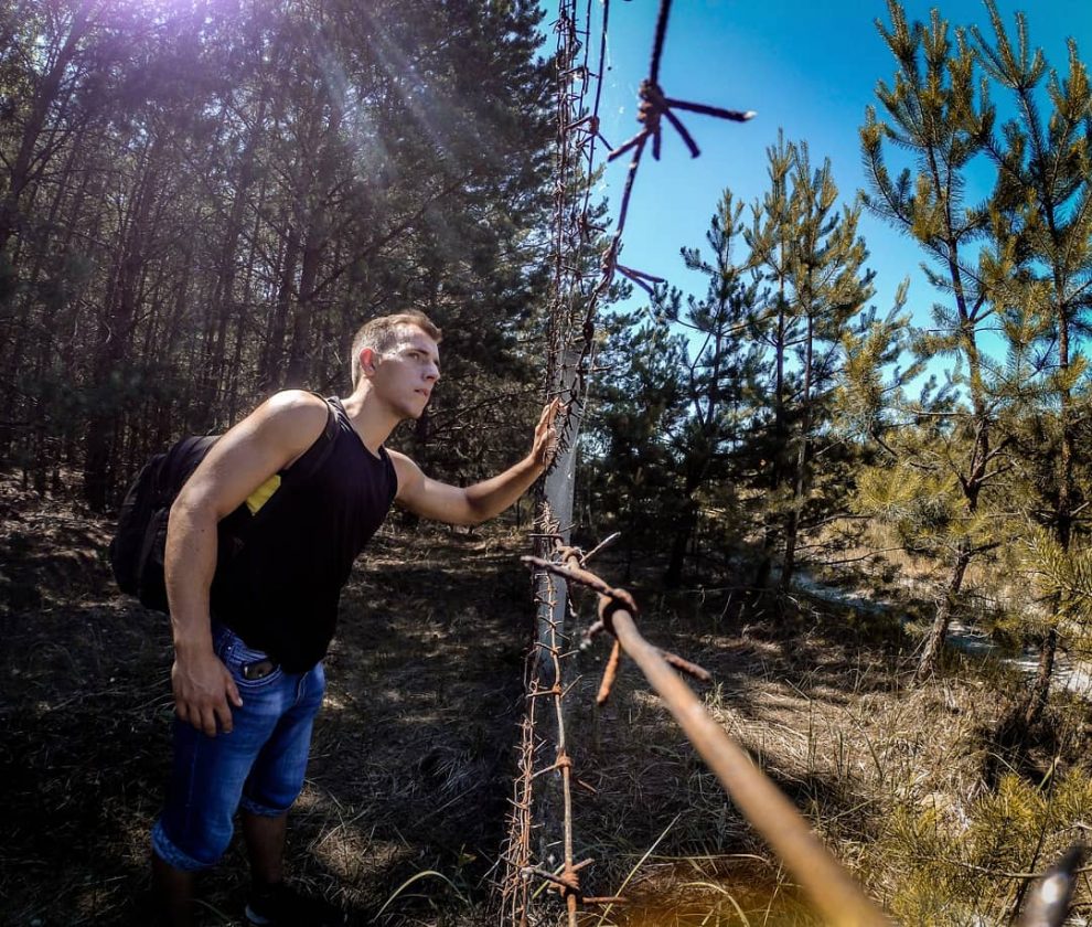 Daredevil Ukrainian Stalkers Took Stunning Photos Inside The Chernobyl ...