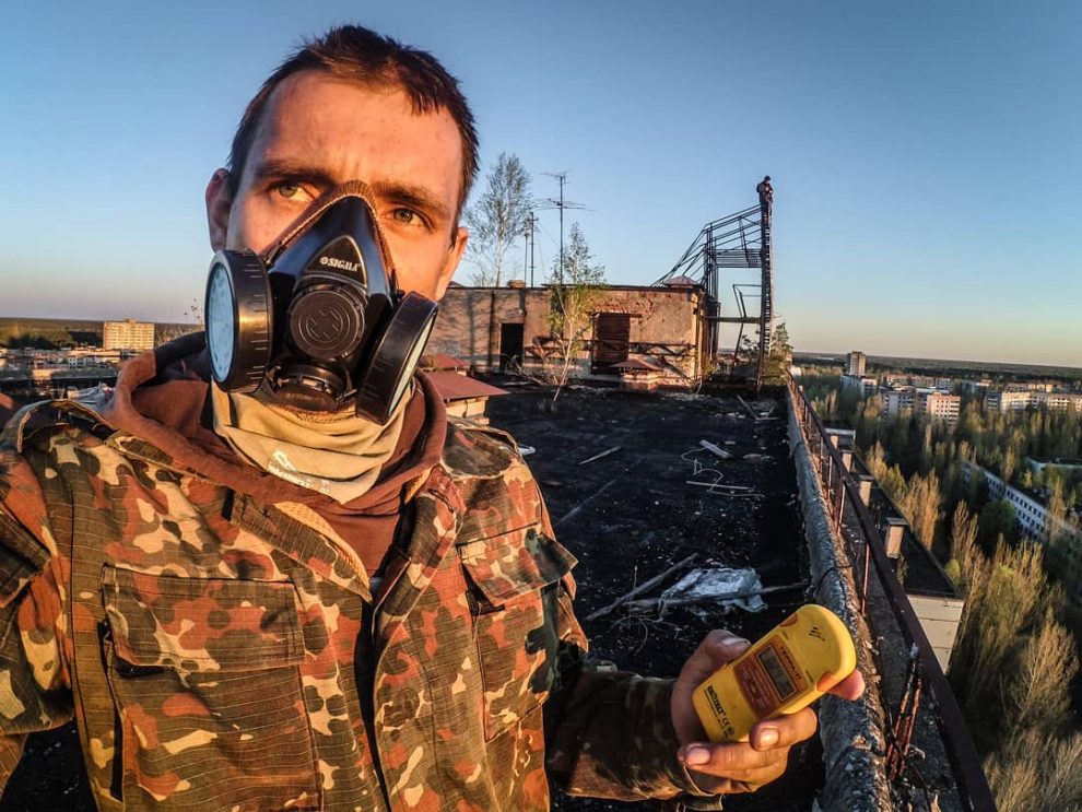 Daredevil Ukrainian Stalkers Took Stunning Photos Inside The Chernobyl ...