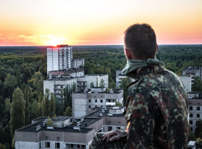 Daredevil Ukrainian Stalkers Took Stunning Photos Inside The Chernobyl ...
