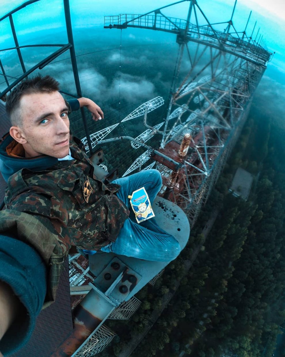Daredevil Ukrainian Stalkers Took Stunning Photos Inside The Chernobyl ...