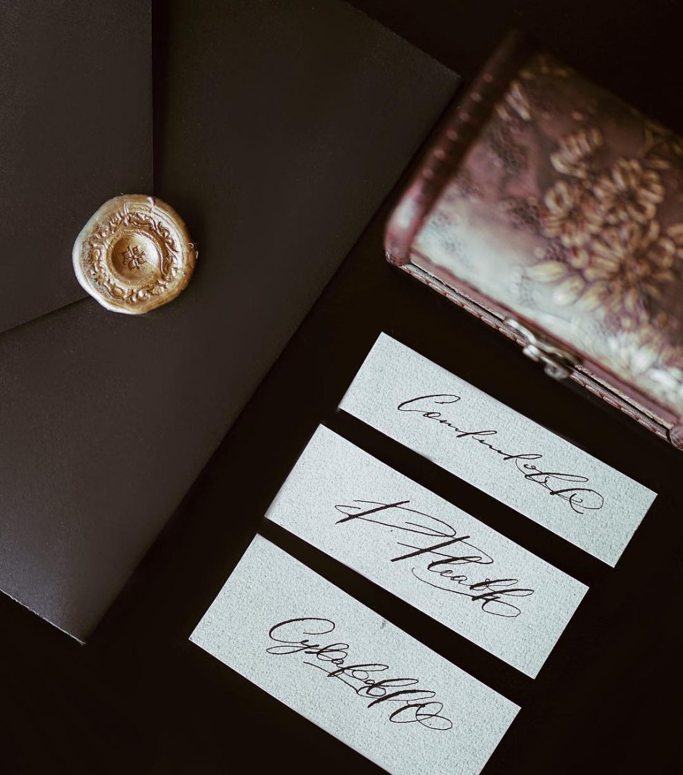 Russian Student Starts Lucrative Business Creating Elegant Signatures ...