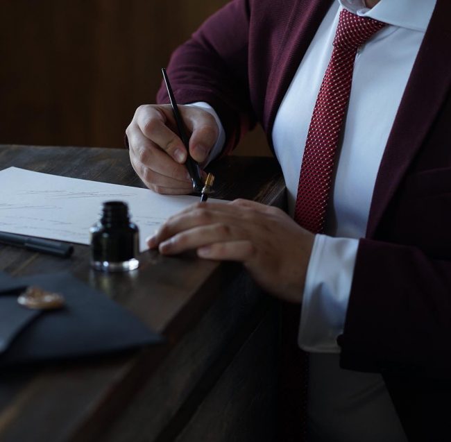 Russian Student Starts Lucrative Business Creating Elegant Signatures ...