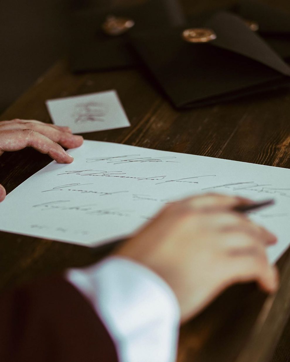 Russian Student Starts Lucrative Business Creating Elegant Signatures ...