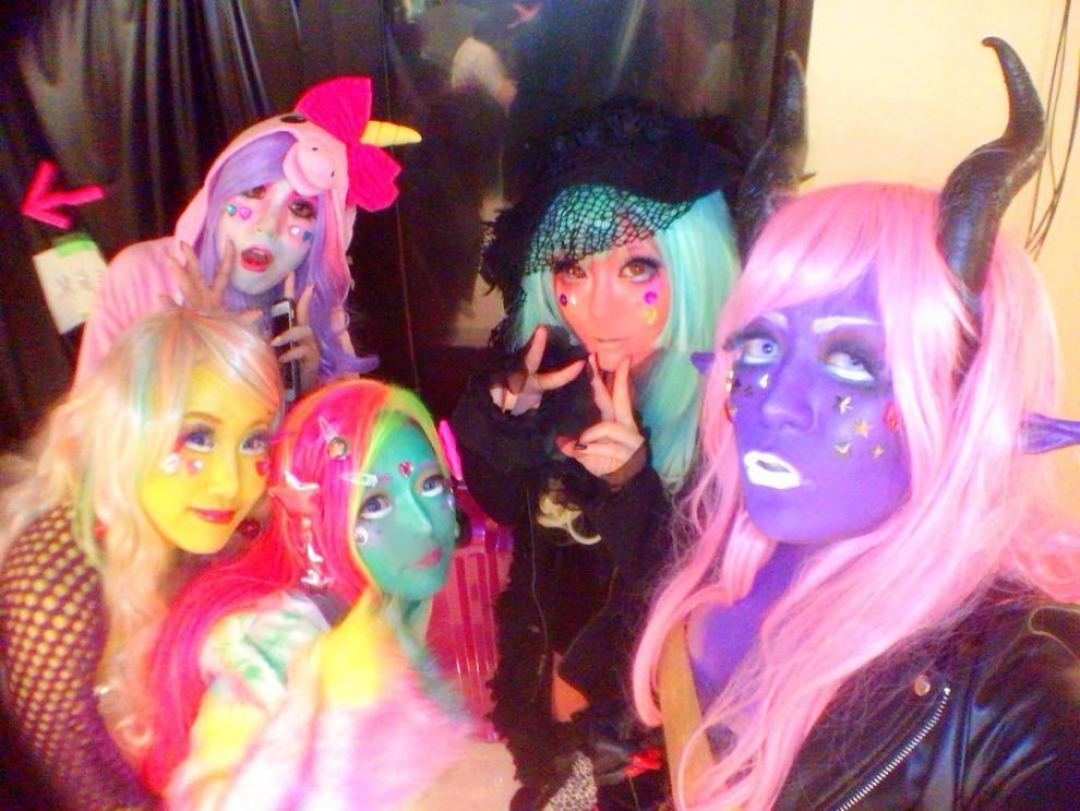 Anime Style Body Paint Model Dazzles With The Most Colorful Fashion In ...