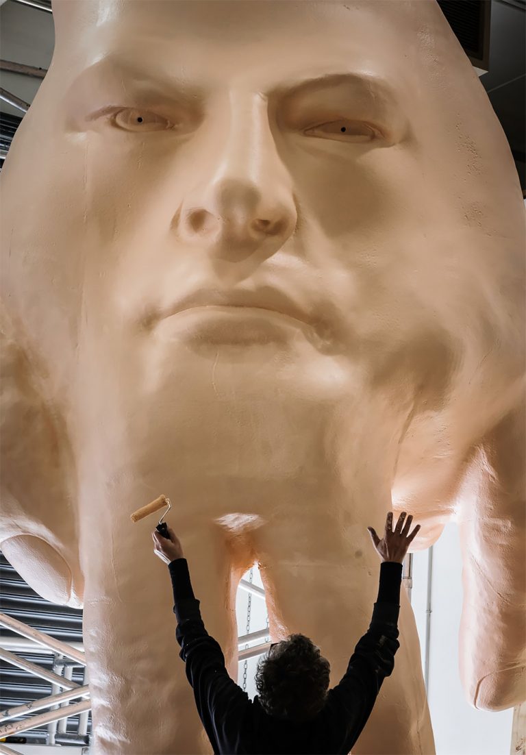 Giant Hand-Face Sculpture Looming Over New Zealand Freaks Out Its ...