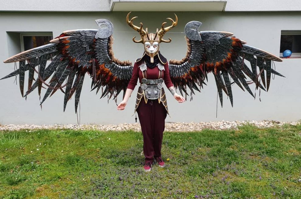 The Cosplay Artist Manually Collected Valkyrie’s Suit From “God Of War ...