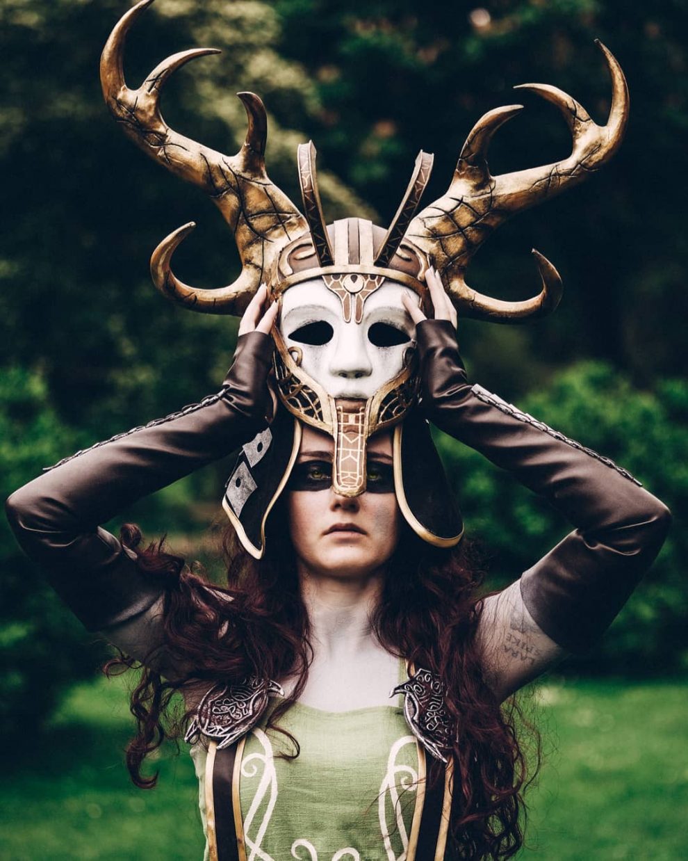 The Cosplay Artist Manually Collected Valkyrie’s Suit From “God Of War ...