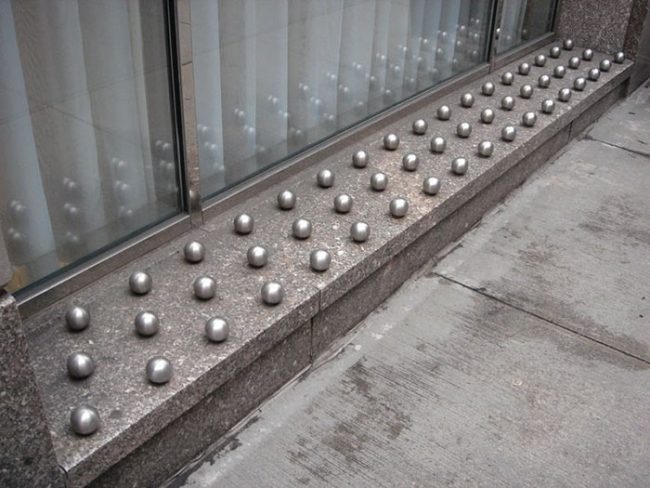 15 Inhumane Ways Cities Are Preventing The Homeless From Sleeping In ...
