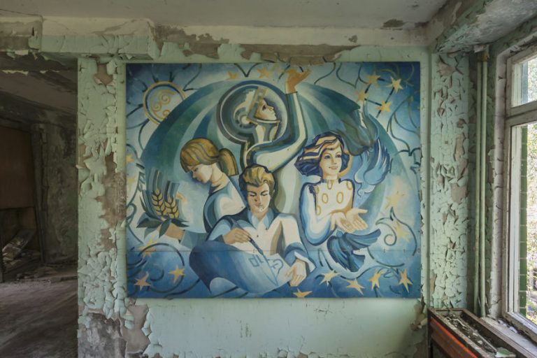 French Photographer Visited Chernobyl, And The Captivating Photos Show ...