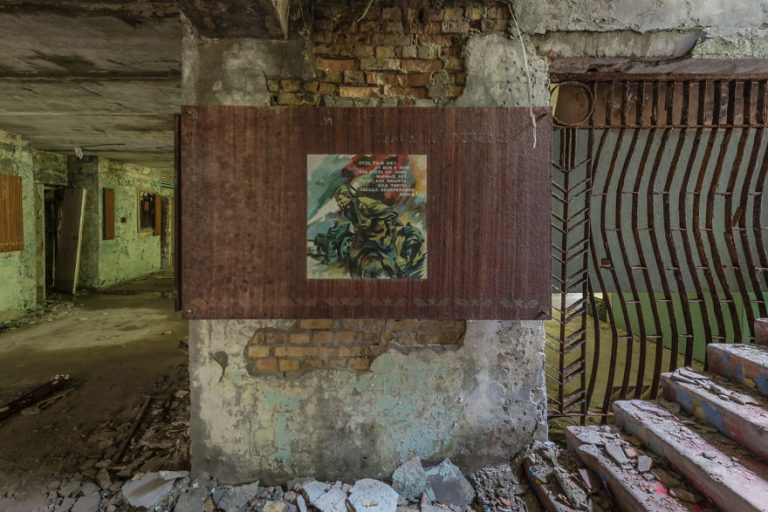 French Photographer Visited Chernobyl, And The Captivating Photos Show ...