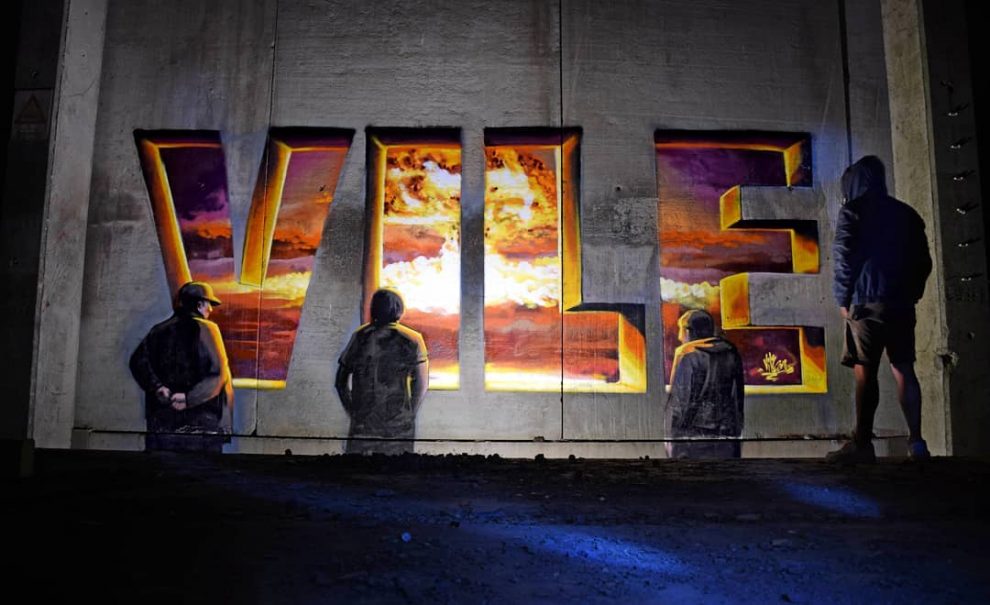 This Graffiti Artist Makes Walls Appear Transparent Using Nothing But ...