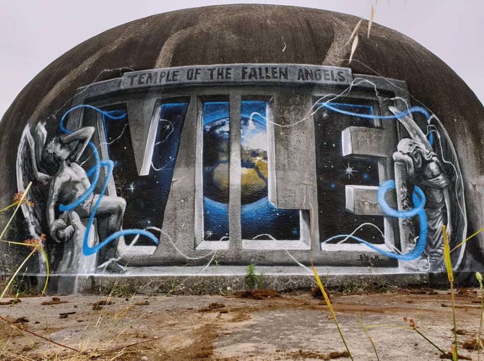 This Graffiti Artist Makes Walls Appear Transparent Using Nothing But ...