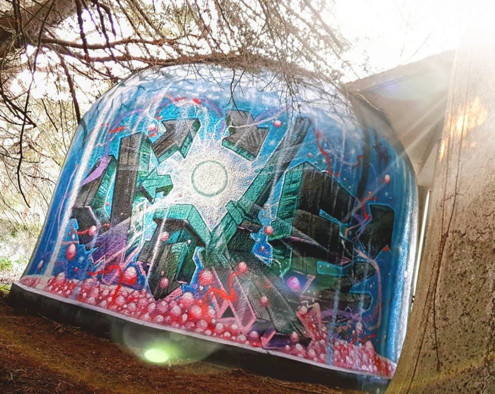 This Graffiti Artist Makes Walls Appear Transparent Using Nothing But ...