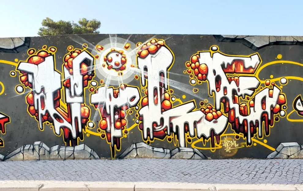 This Graffiti Artist Makes Walls Appear Transparent Using Nothing But ...