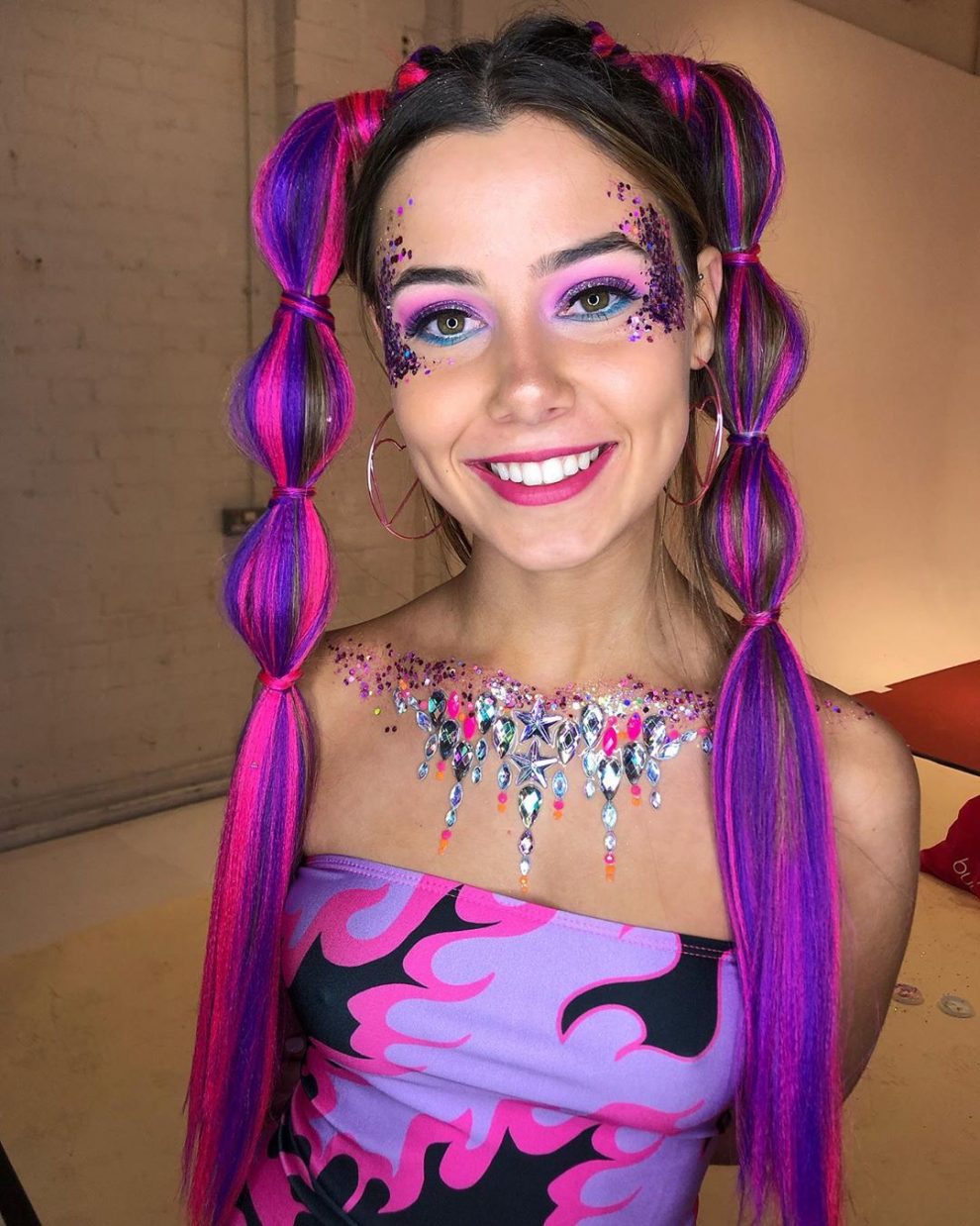 Go Get Glitter: The Superb Creative Glitter Makeup Ideas For Halloween ...