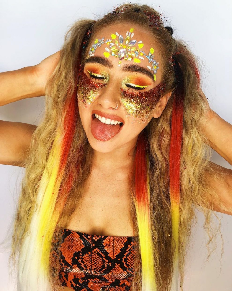 Go Get Glitter: The Superb Creative Glitter Makeup Ideas For Halloween » Design You Trust ...