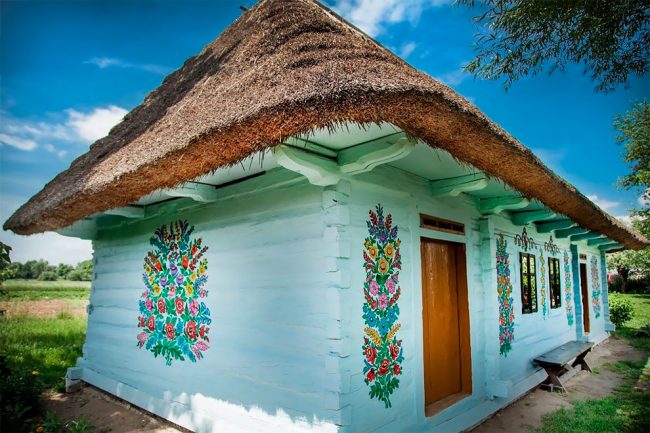 Painted Cottages Of Poland: Beautiful House Decorating Tradition That ...
