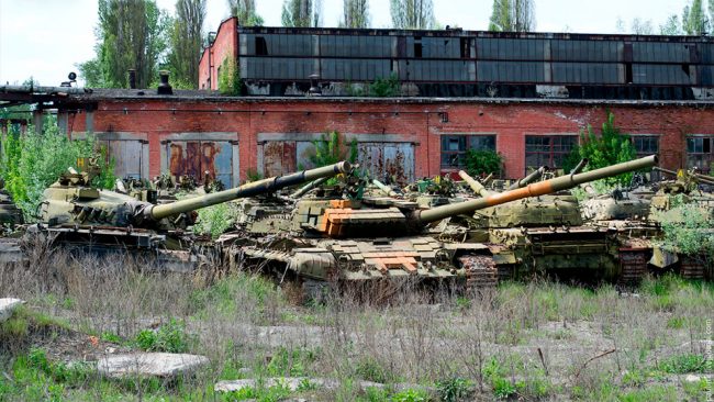 Stunning Photos Of The Abandoned Armoured Repair Factory In Kharkiv ...
