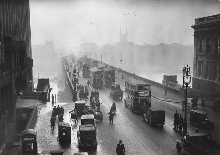 Wonderful Vintage Photos Documented Everyday Life In London In The ...
