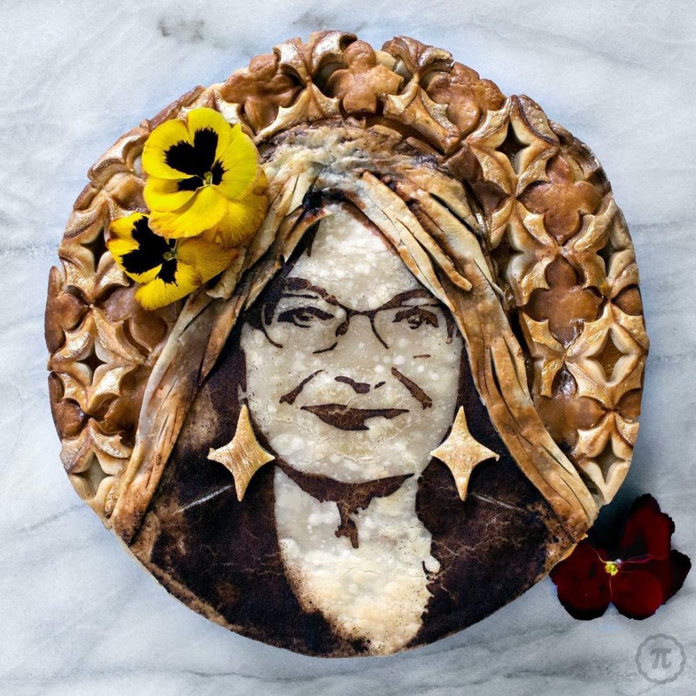 Pies Are Awesome: Amazing Pies With Baby Yoda, Die Hard, Freddy Mercury ...