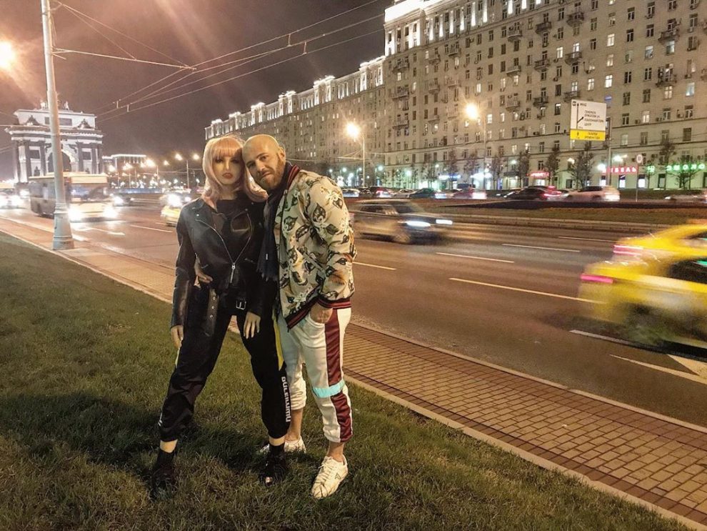 Kazakh Bodybuilder Yuri Tolochko To Marry His Life-Like Sex Doll ‘Margo’ » Design You Trust ...