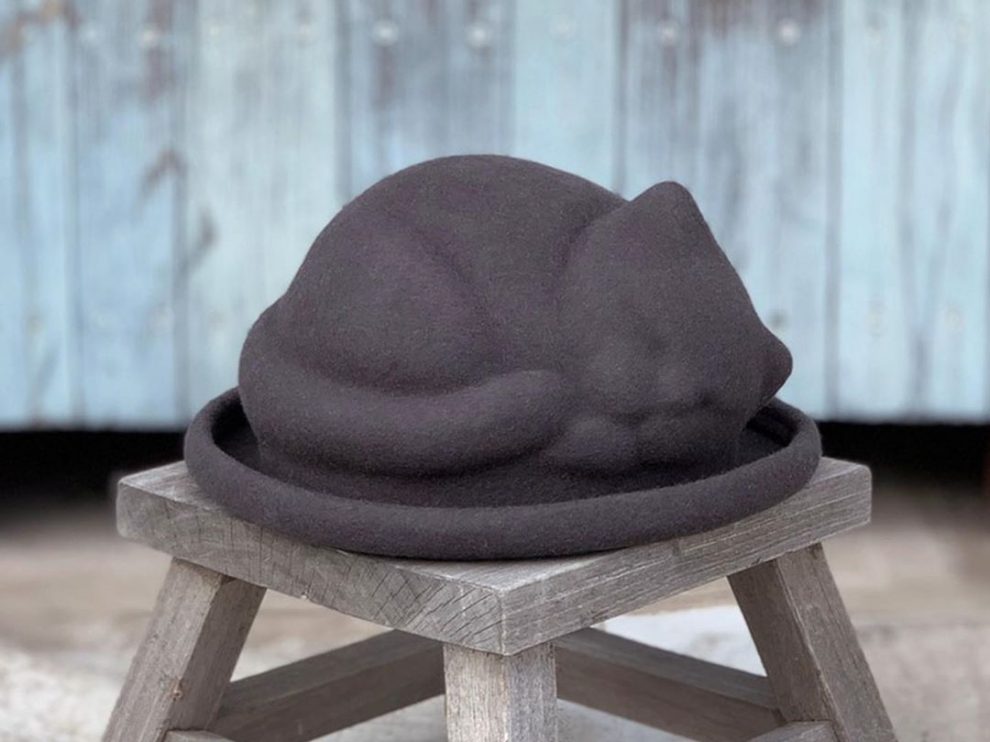 Japan’s Realistic Napping Cat Hat Puts A Purring Kitty On Your Head ...