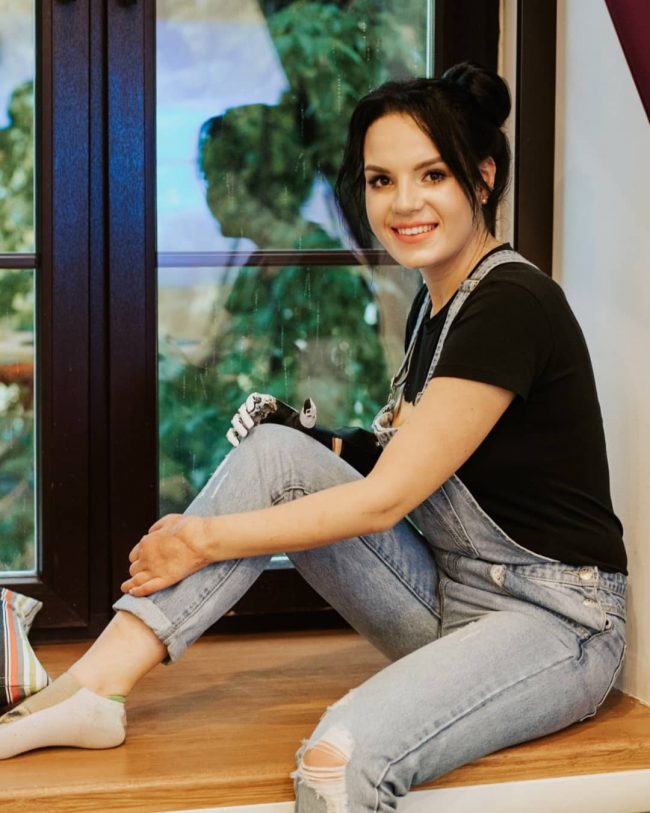 Rita – The Girl Who Happily Lives With A Bionical Hand » Design You ...