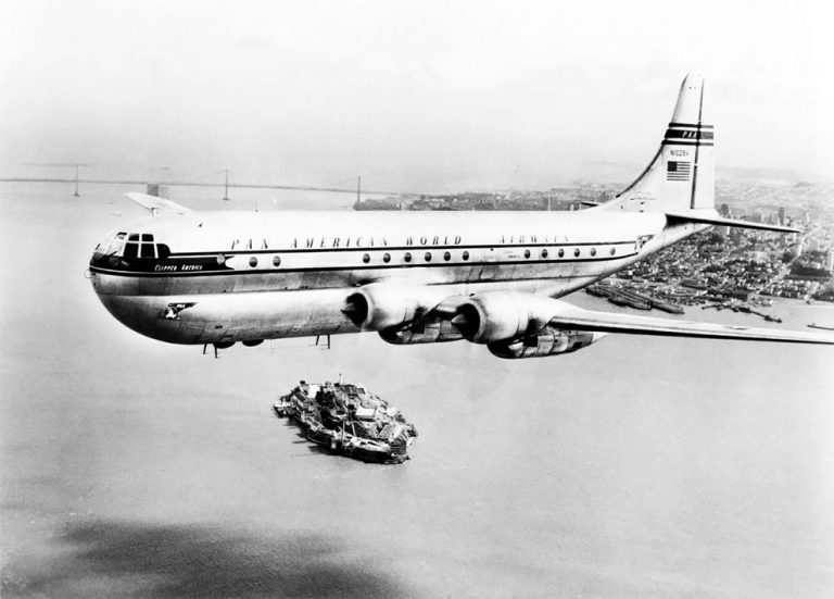 Inside A 1947 Boeing 377 Stratocruiser, The Largest And Fastest ...