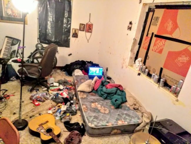 This Is How Some People Actually Work From Home » Design You Trust ...