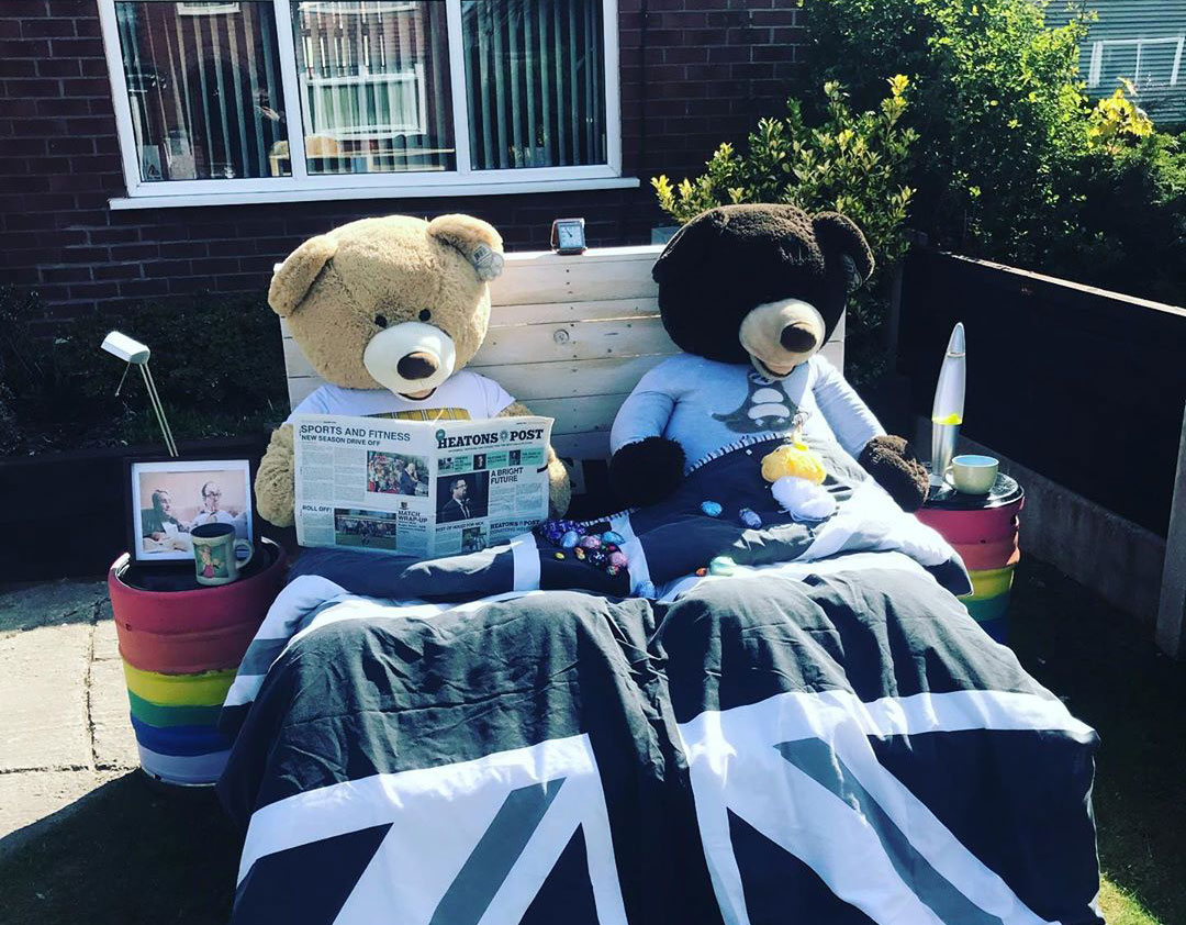 Meet Ted & Ed, Two Giant Teddy Bears That Are Bringing Positivity To ...