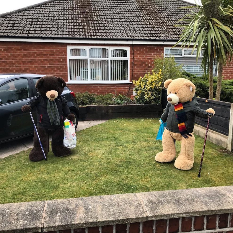 Meet Ted & Ed, Two Giant Teddy Bears That Are Bringing Positivity To ...