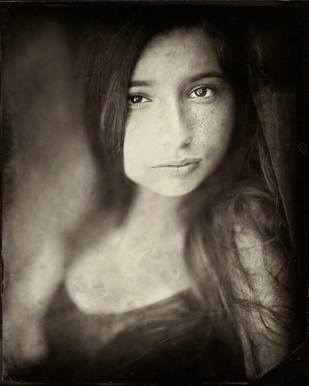 Photographer Jacqueline Roberts Uses 166-Year-Old Technique To Shoot ...