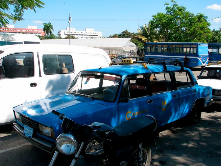 Amazing Photos Of “Luxurious” Lada Stretched Limousines » Design You ...