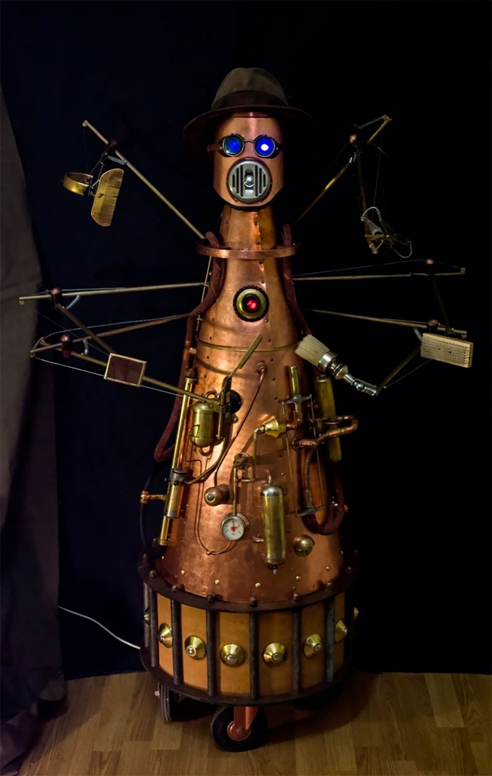 Russian Ex-Pilot Turns His House Into Incredible Steampunk Museum ...