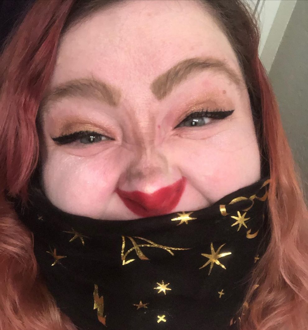 This Tiny Face Makeup Is The Perfect Solution For A Coronavirus Mask ...