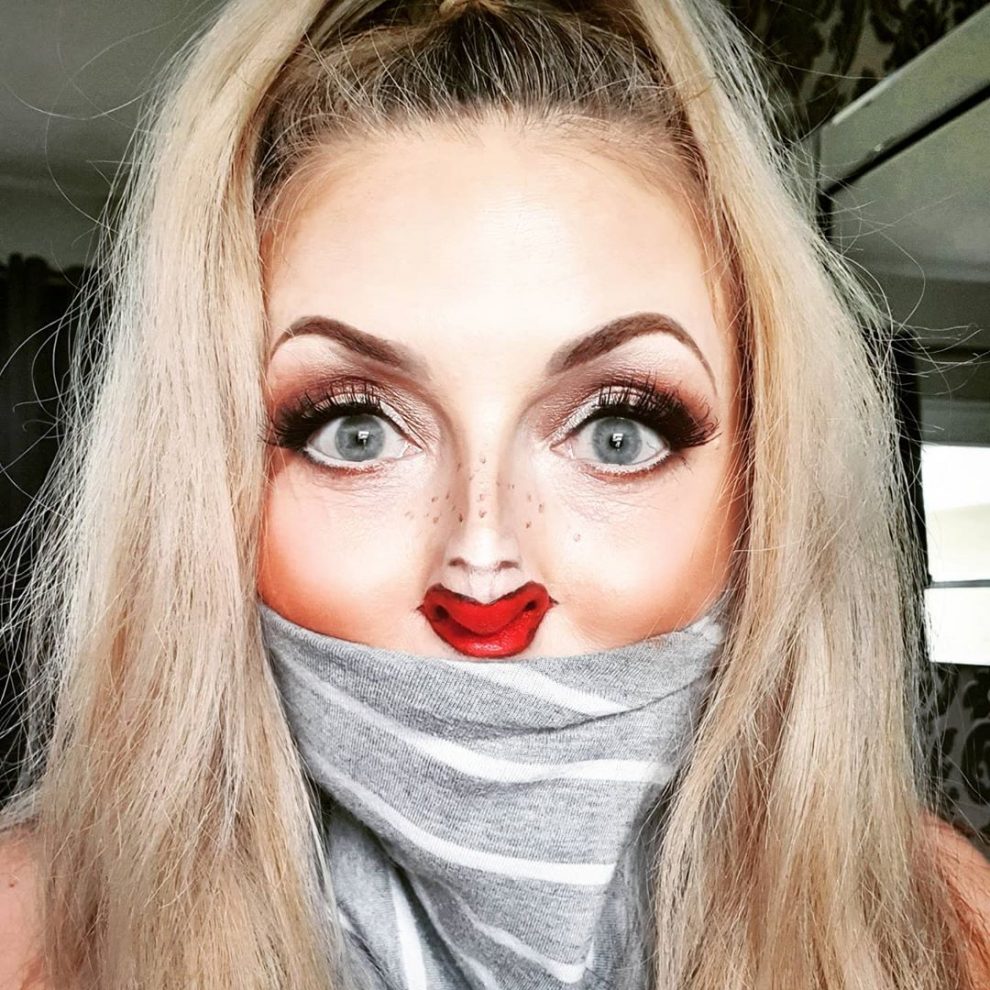 This Tiny Face Makeup Is The Perfect Solution For A Coronavirus Mask ...