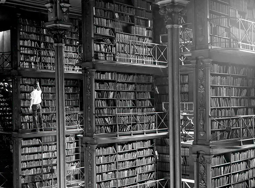 Stunning Photographs Of The Old Cincinnati Library Before Being ...