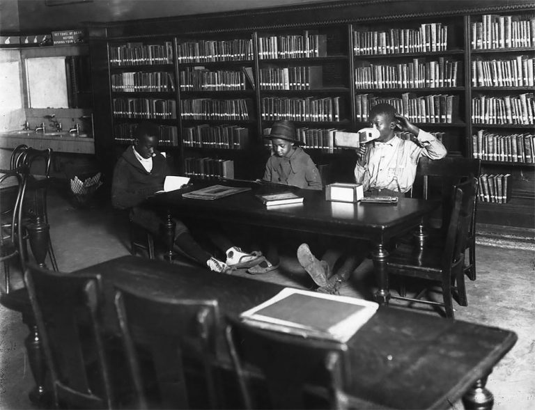 Stunning Photographs Of The Old Cincinnati Library Before Being ...