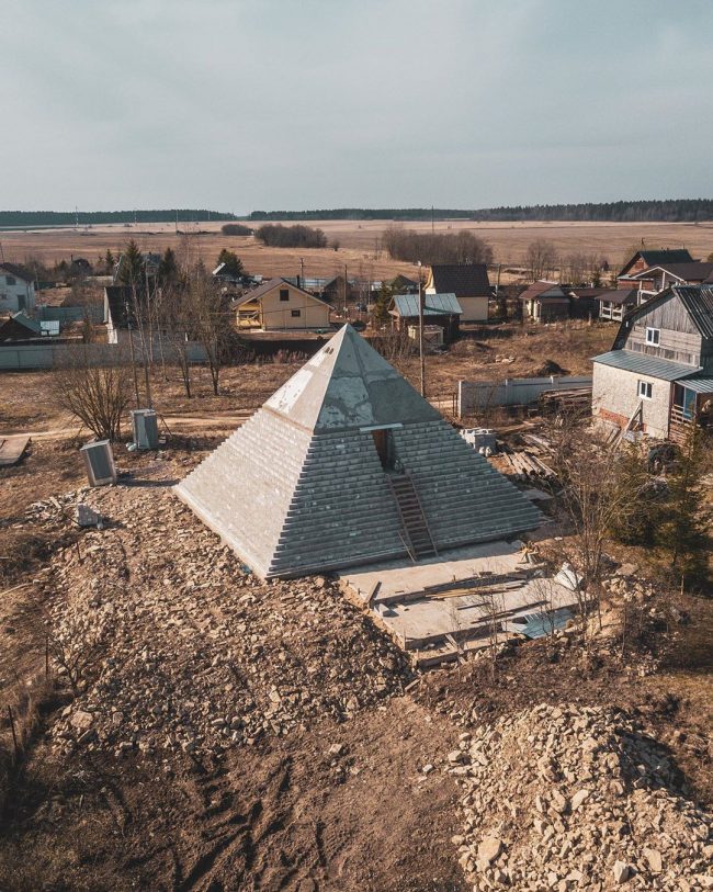 Russian Couple Build Pyramid Of Giza Replica In Their Rural Backyard ...