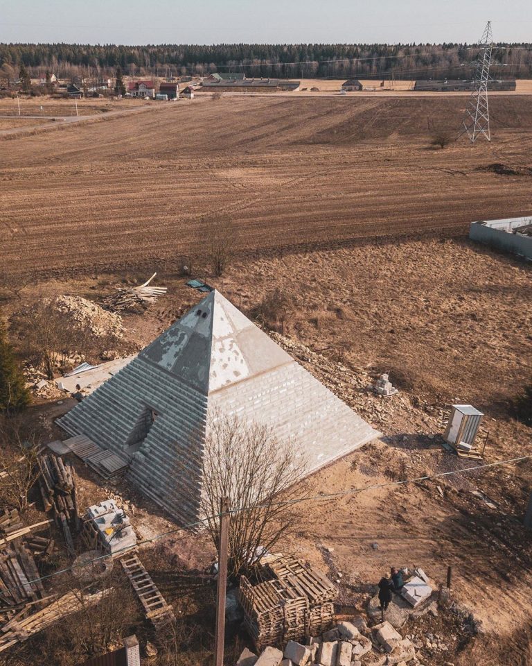 Russian Couple Build Pyramid Of Giza Replica In Their Rural Backyard ...