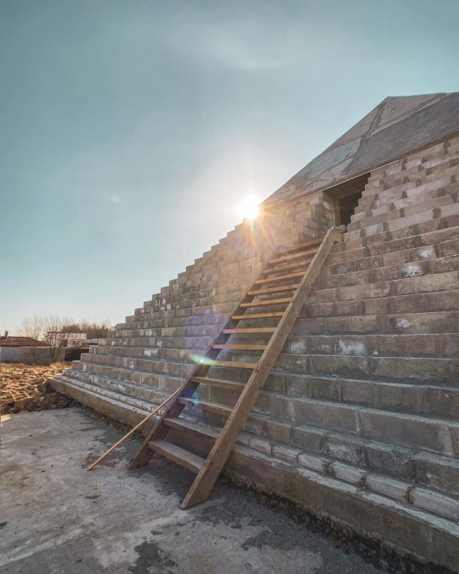 Russian Couple Build Pyramid Of Giza Replica In Their Rural Backyard ...