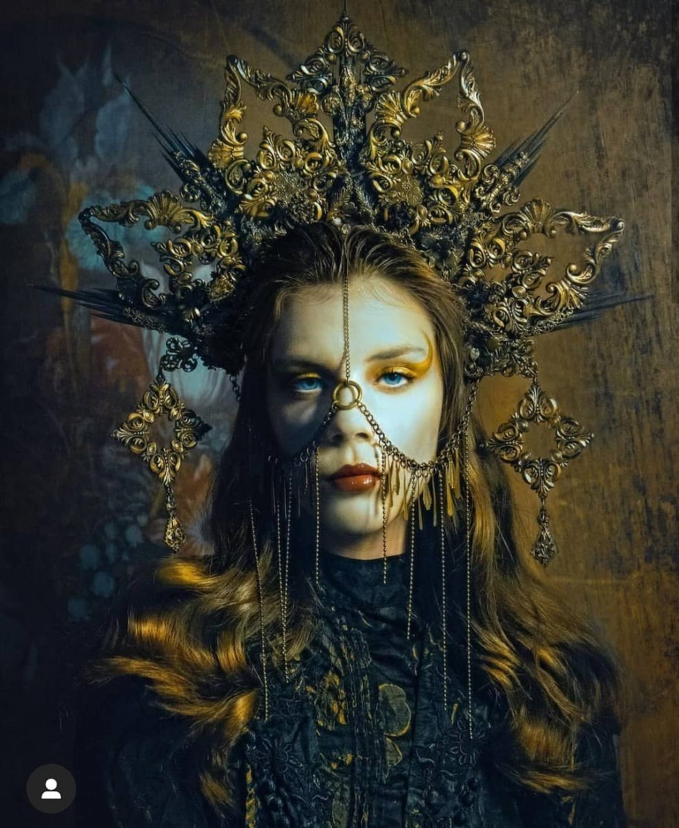 Makeup Artist Creates Dark Fantasy Costumes From The Lightweight ...