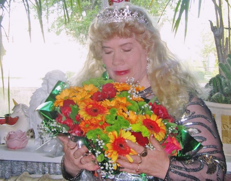 This Lithuanian Woman Has The Greatest Facebook Profile Pictures Ever ...