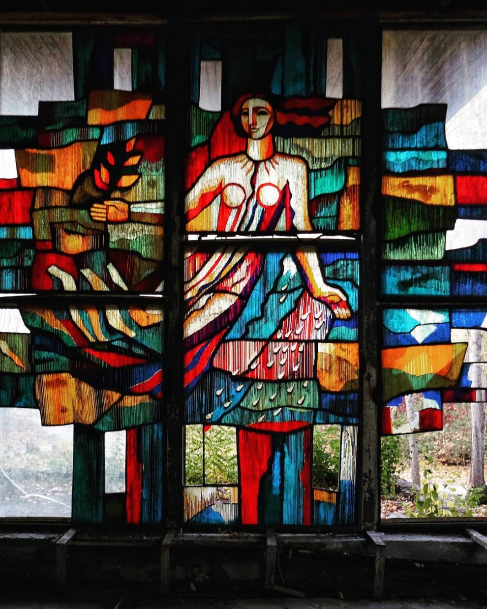 Photographer Travels Across Russia and Captures Forgotten Artefacts Of ...