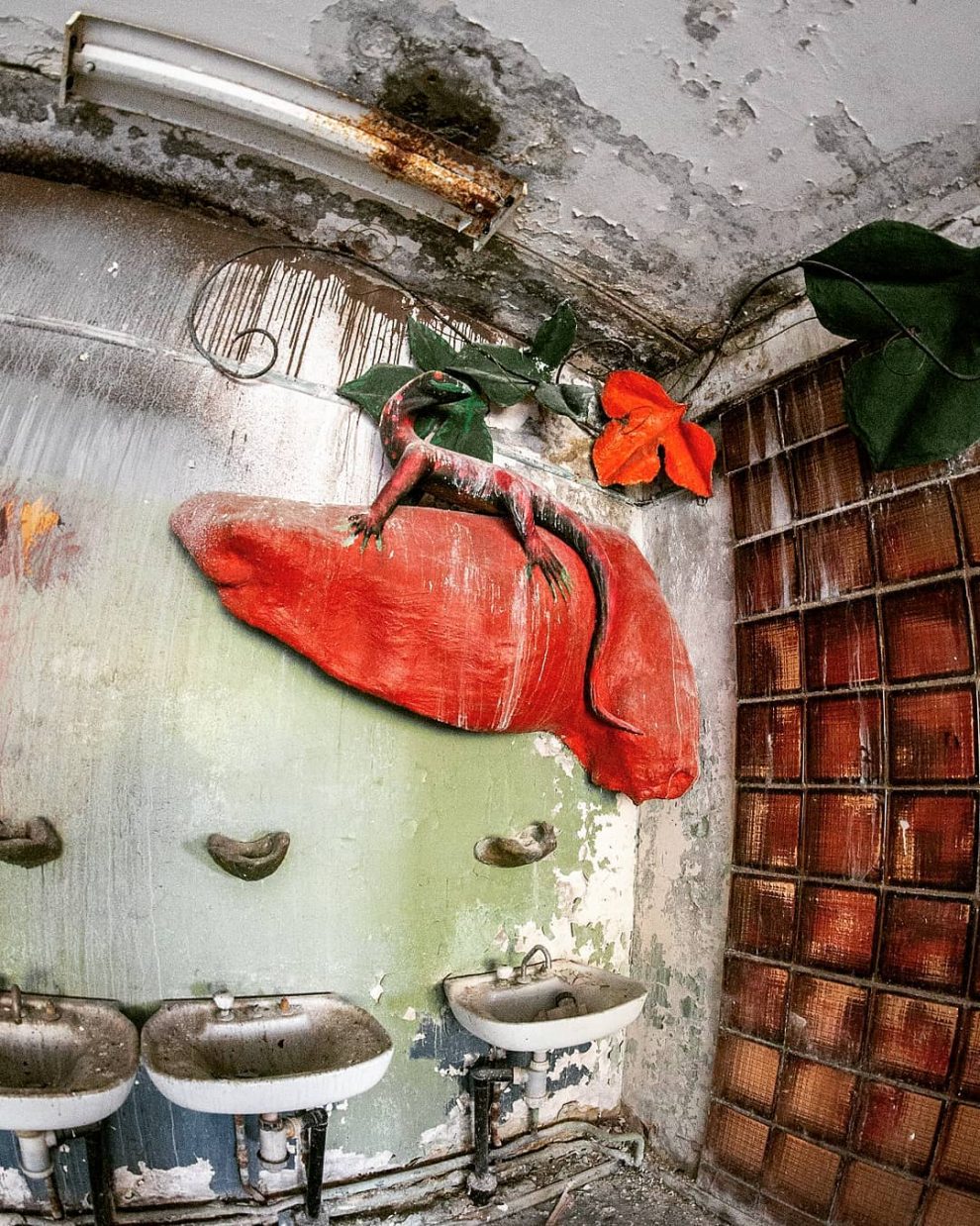 Photographer Travels Across Russia and Captures Forgotten Artefacts Of ...