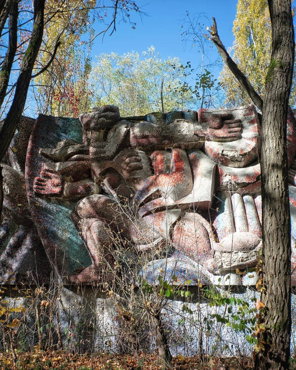 Photographer Travels Across Russia and Captures Forgotten Artefacts Of ...