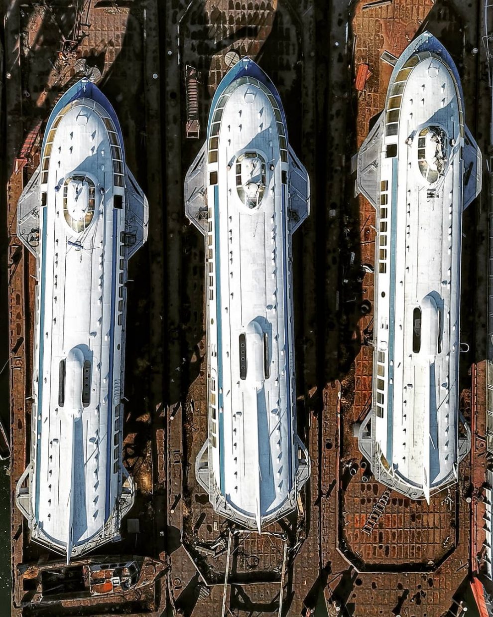 Photographer Travels Across Russia and Captures Forgotten Artefacts Of ...