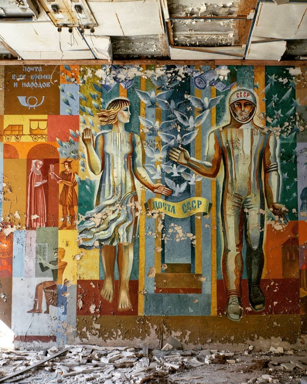 Photographer Travels Across Russia and Captures Forgotten Artefacts Of ...