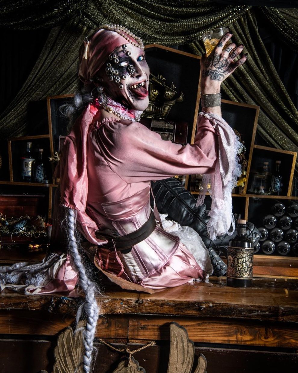 Make-Up Artist Turns Himself Into Creepy Horror Versions of Popular ...