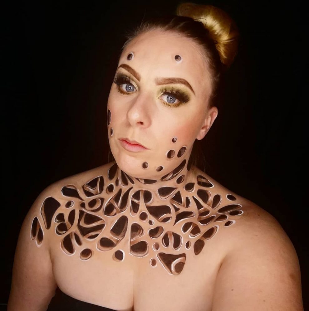 Woman Spends Up to 11 Hours Turning Herself Into the Most Stunning ...
